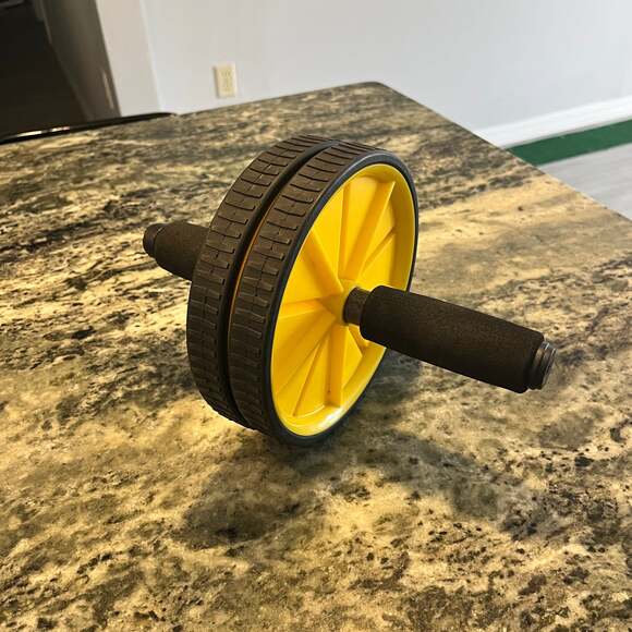 Gold's Gym | Other | Golds Gym Wheel Abdominal Trainer Foam Grip ...